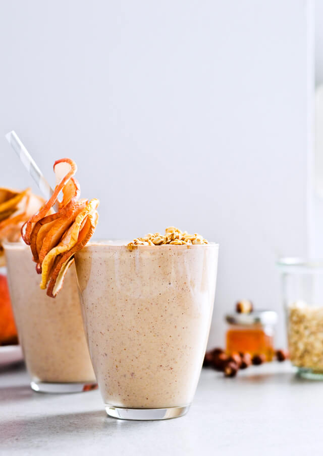 Creamy oatmeal apple smoothie