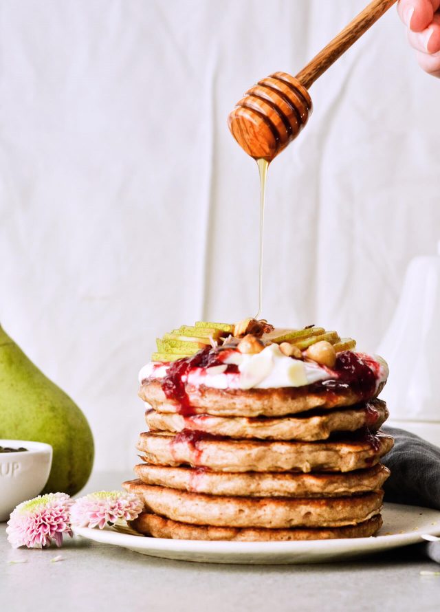 Pear pancakes with yogurt and honey