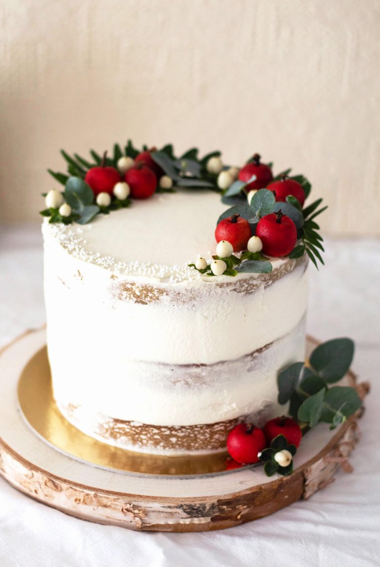 Apple cider cake with maple mascarpone frosting