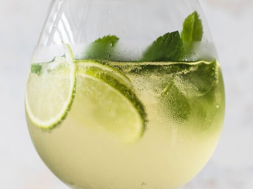 Hugo spritz (light elderflower Prosecco cocktail)