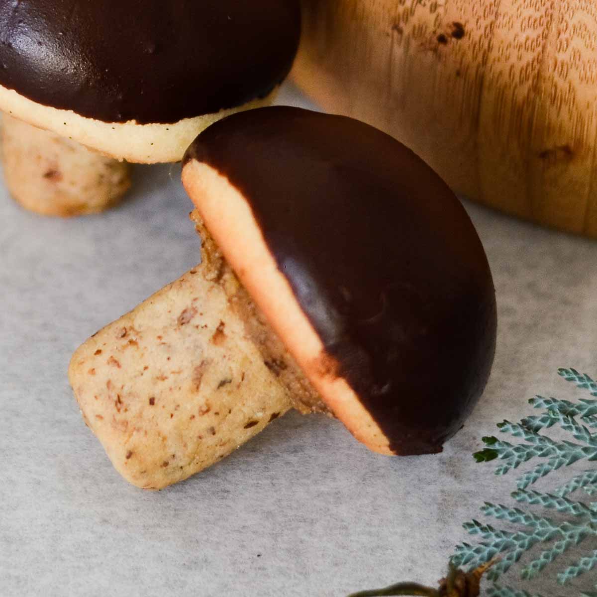 Walnut mushroom cookies